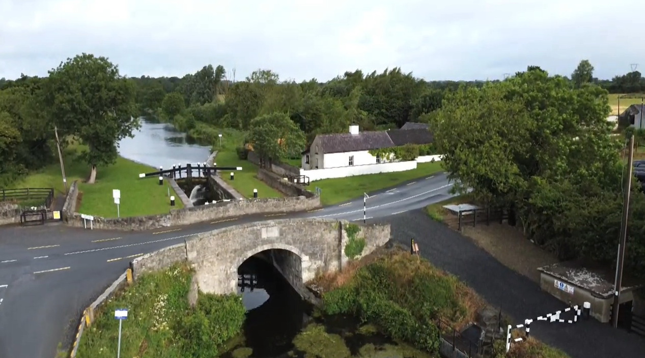 Captain's Handbook © – Waterways Ireland from a personal view of a hire ...